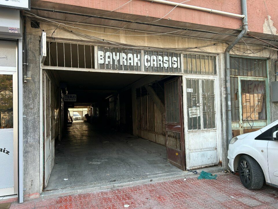Pazarlar ve çarşılar Bayrak Çarşısı, Konya, foto