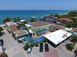 P&m Final Option Beach Resort (Ilocos Region, La Union, San Juan), otel