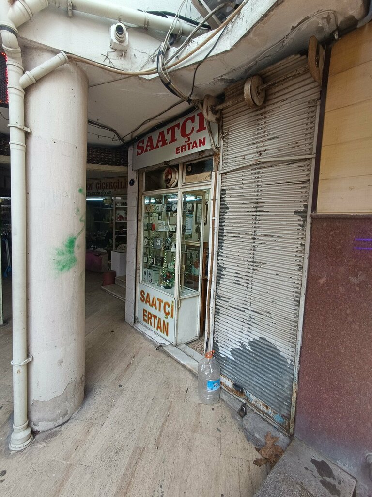 Saat tamircileri Saatçi Ertan, İzmir, foto