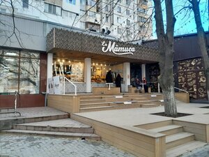 La Mămuca (Dacia Boulevard No:44/6), ekmek fırını  Kişinev'den