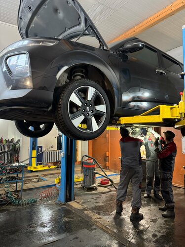 Otomobil servisi Автосервис, Kirovskaya oblastı, foto