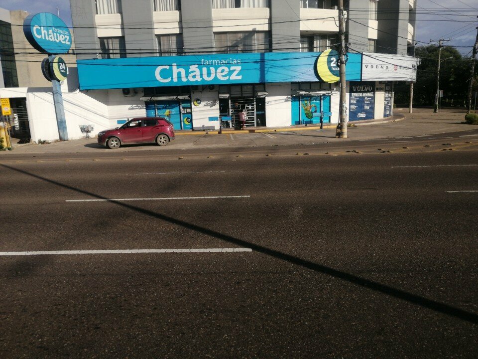 Eczaneler Farmacia Chavez, Santa‑Krus, foto