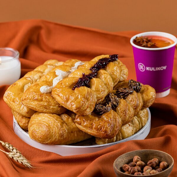 Pasta, şekerleme ve tatlı Kulikov, Novosibirsk, foto