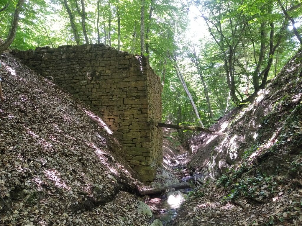Turistik yerler Руины царского моста, Kırım Cumhuriyeti, foto