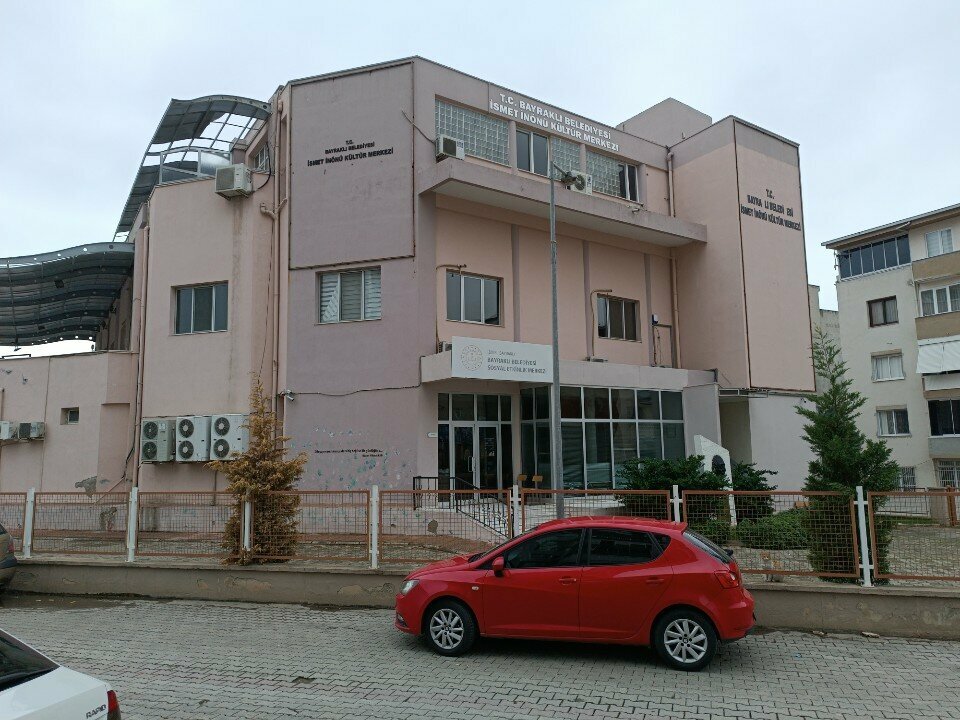 Kültür merkezleri Postacılar İsmet İnönü Kültür Merkezi, İzmir, foto