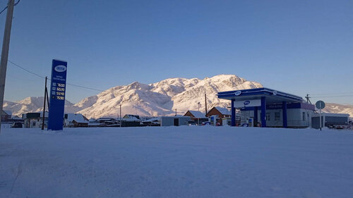Benzin istasyonu Opti, Altay Cumhuriyeti, foto