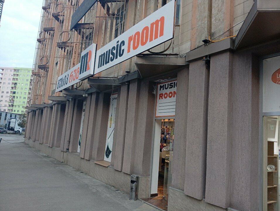 Enstrüman mağazaları Music Room, Batum, foto