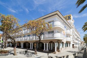 Sorra D'Or Beach Club (Comunidad Autònoma de Cataluña, Provincia de Barcelona, Malgrat de Mar, Paseo Llevant, 4), otel  Malgrat de Mar'dan