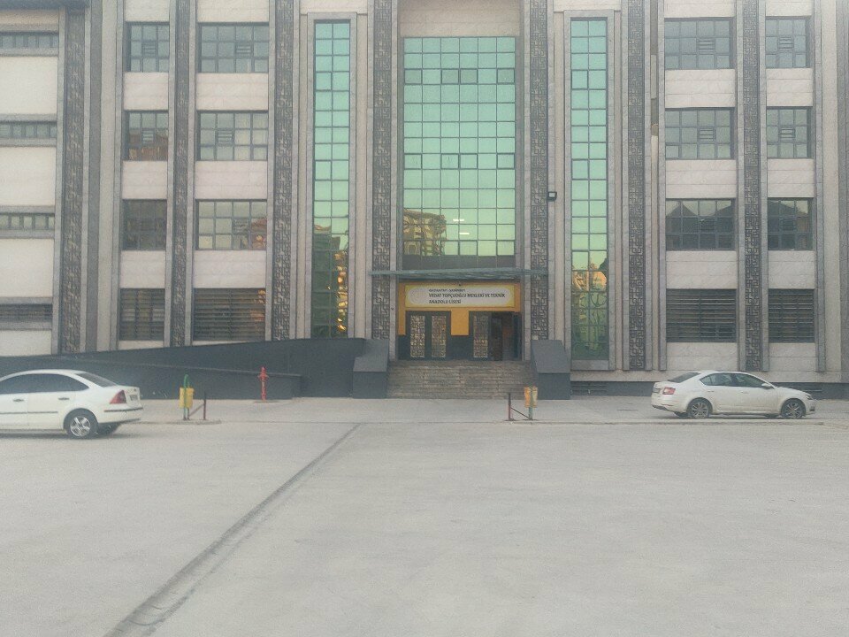 Mesleki ve teknik anadolu lisesi Vedat Topçuoğlu Mesleki Ve Teknik Anadolu Lisesi, Gaziantep, foto