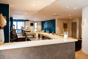 Adonis Le Bastia (Haute-Corse, Arrondissement de Bastia, Bastia, Boulevard Benoite Danesi), otel  Bastia'dan