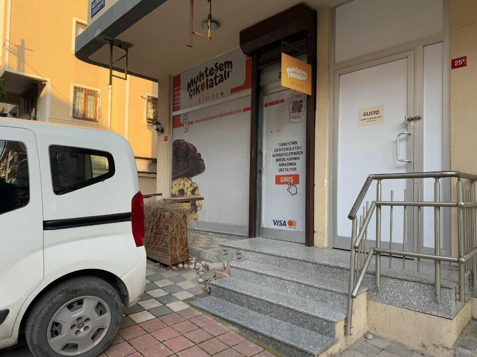 Şekerleme tatlı ve pastacılık ürünleri Muhteşem Çikolatalı, İstanbul, foto
