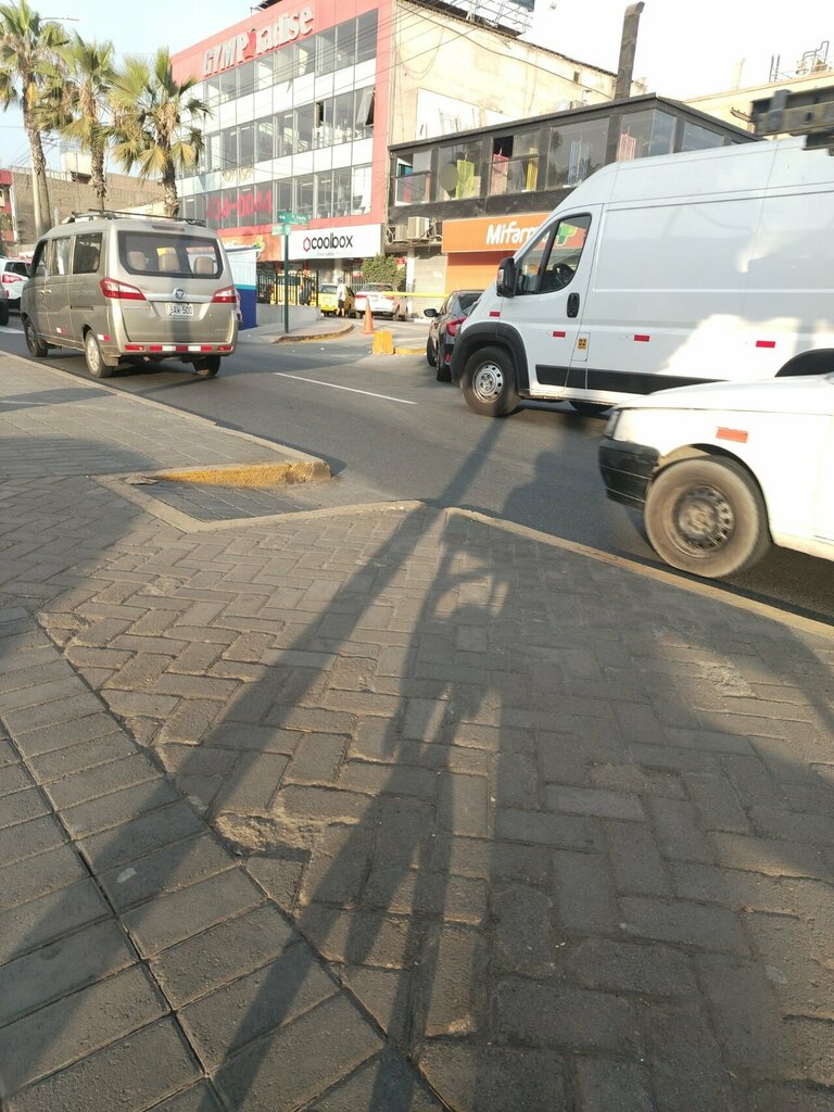 Hafif sanayi ekipmanları firmaları Coolbox, Lima, foto