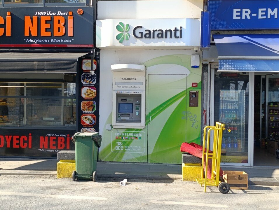 ATM'ler Garanti BBVA ATM, İstanbul, foto