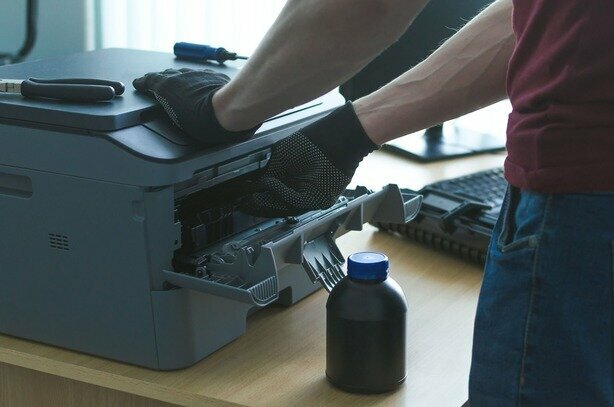 Elektronik ofis ekipmanları tamiri Printer Repairing Dubai, Dubai, foto