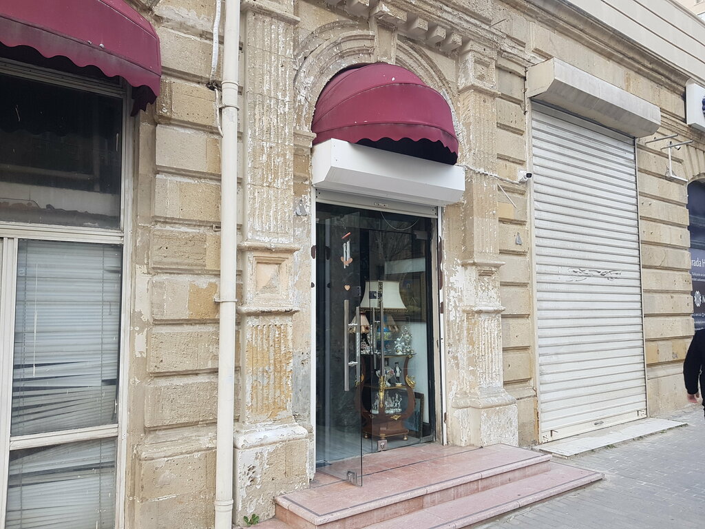 Antikacı dükkanları Antikvarist, Bakü, foto