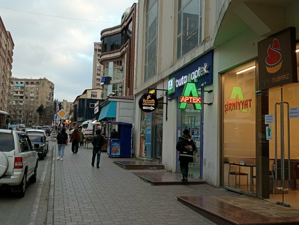 Eczaneler Buta Aptek, Bakü, foto