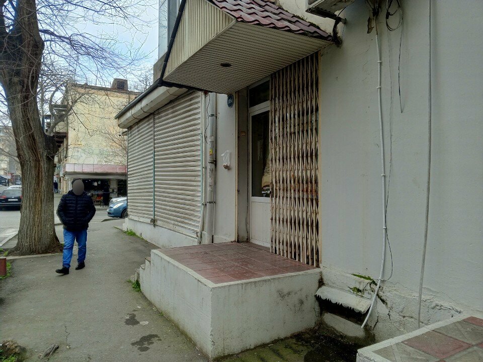 Kıyafet tamiri Dərzi, Bakü, foto