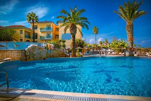 Malama Beach Holiday Village (Paralimni, Gazimağusa Bölgesi), otel  Dünya'dan