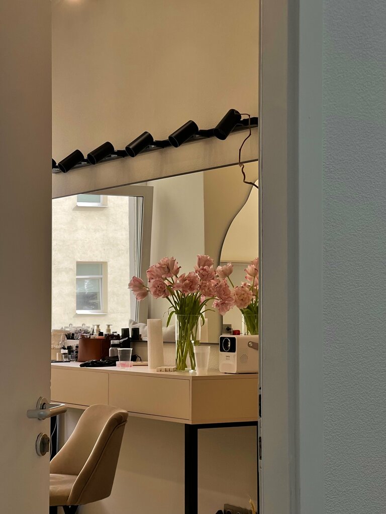 Kaş ve kirpik salonu Путь, Moskova, foto