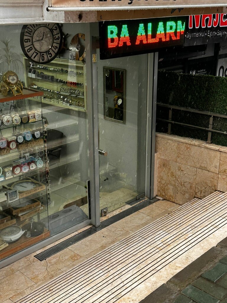Saat tamircileri Saatçioğlu Saat & Gözlük, İstanbul, foto