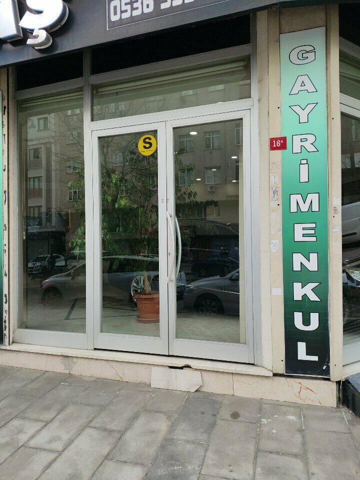 Emlak ofisi Hüseyin Temeltaş, İstanbul, foto