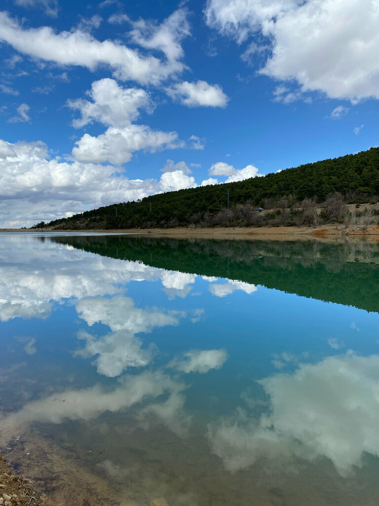 Balık çiftçiliği ve toptancıları Kestel Barajı, Kadınhanı, foto
