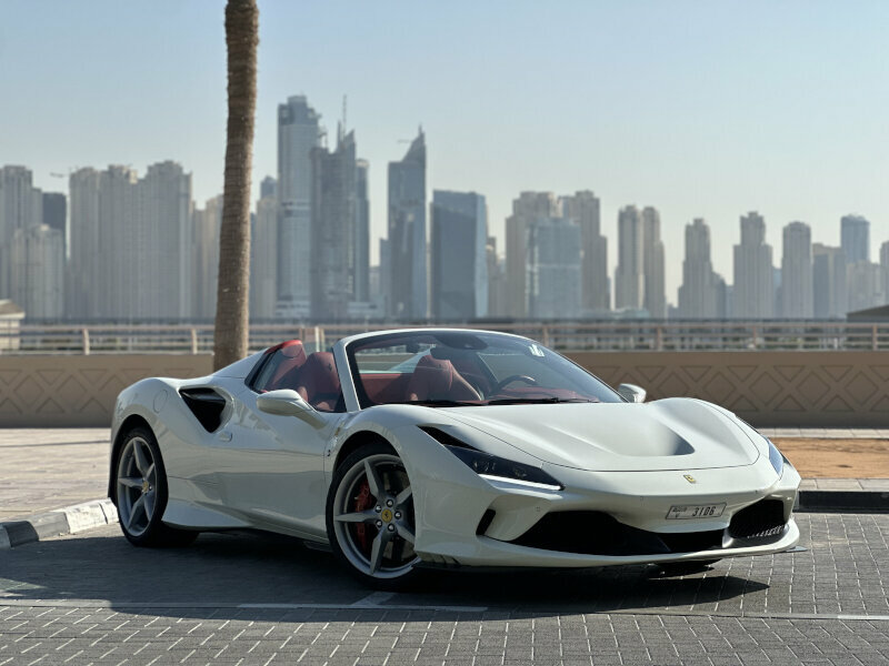 Oto kiralama Solid Cars, Dubai, foto
