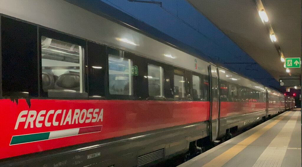 Tren istasyonu Pescara Centrale, , foto