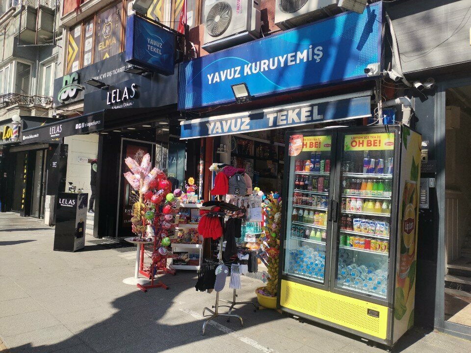 Alkollü içecekler Yavuz Tekel Bayii, İstanbul, foto