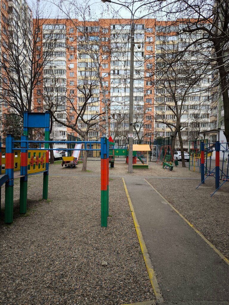 Oyun alanı Playground, Krasnodar, foto