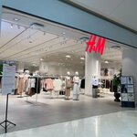 H&M (Phuket, Kathu, Kathu, Wichit Songkhram Road, 74-75), giyim mağazası