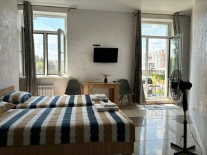Hotel 777 (ulitsa Lenina No:1), otel  Pinsk'ten