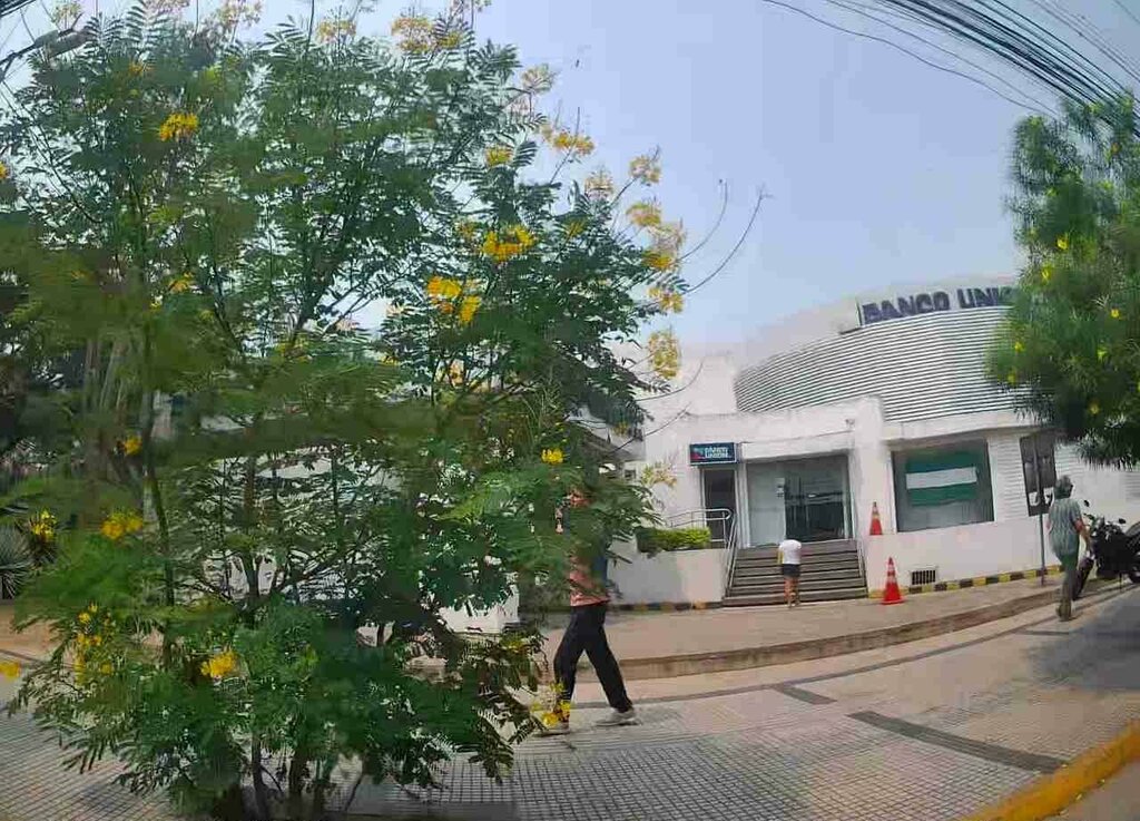 ATM'ler Banco Union, Santa‑Krus, foto