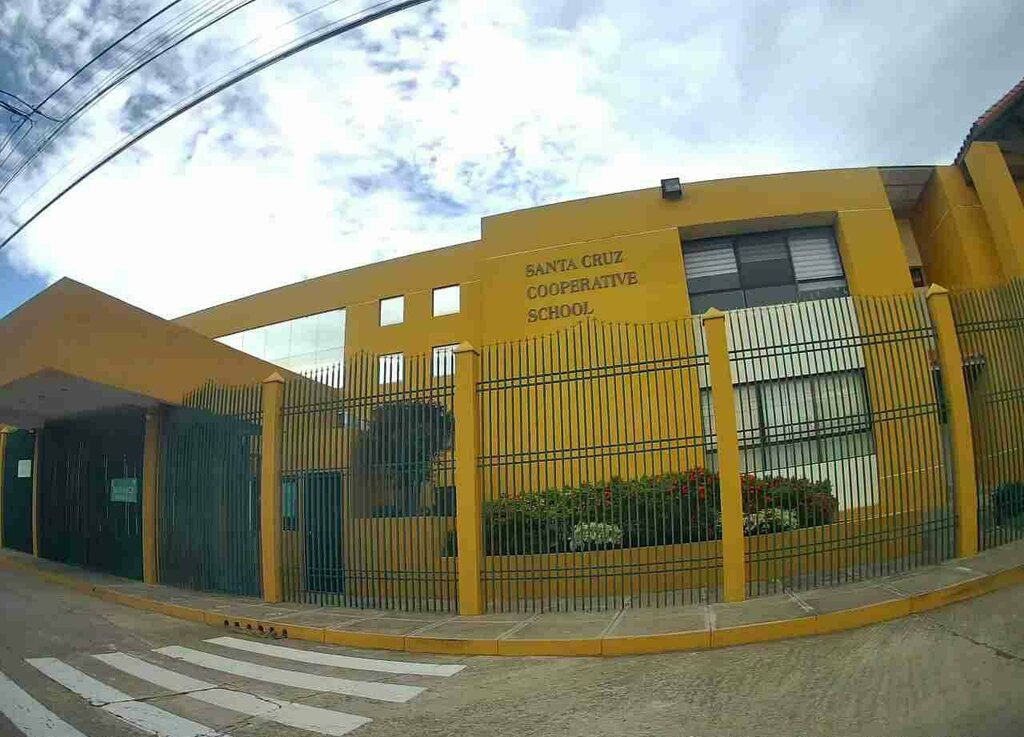 Ortaokul Santa Cruz Cooperative School, Santa‑Krus, foto