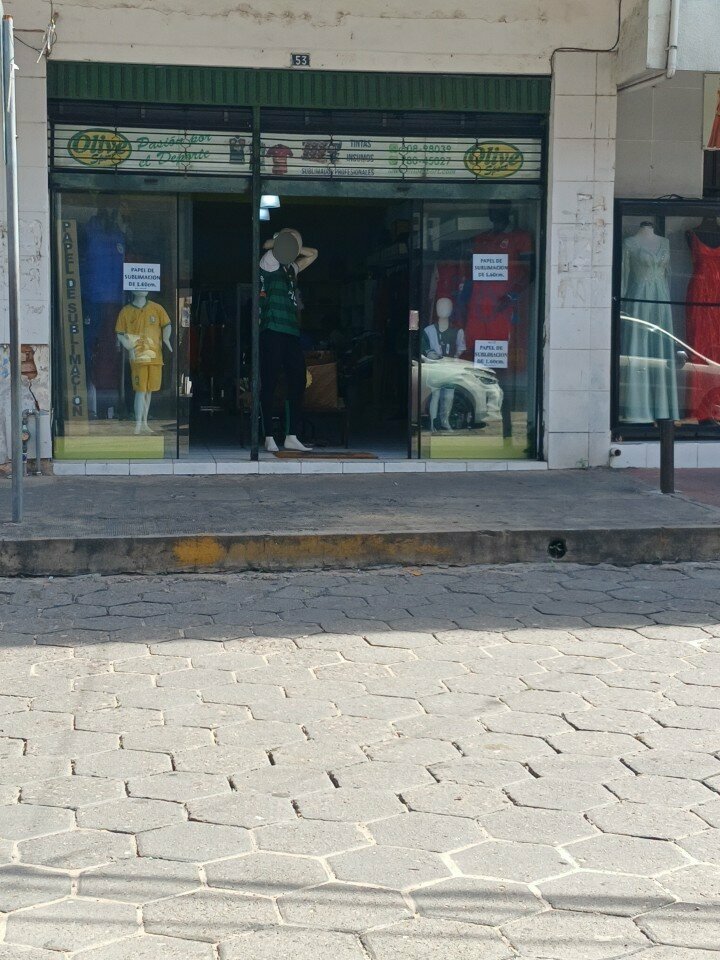 Spor giyim ve ayakkabı Olive Sport Branch, Santa‑Krus, foto