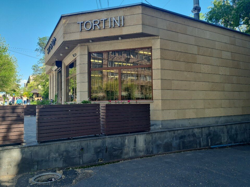 Züccaciye mağazaları Tortini Armenia, Erivan, foto