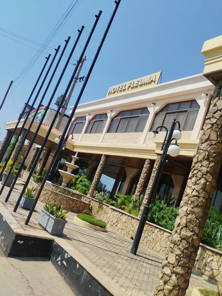 Otel Hotel fleuma, Loanda, foto