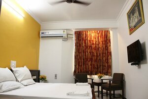 Sri Aarvee Hotels (State of Tamil Nadu, City of Coimbatore), otel  Koyamutthur'dan
