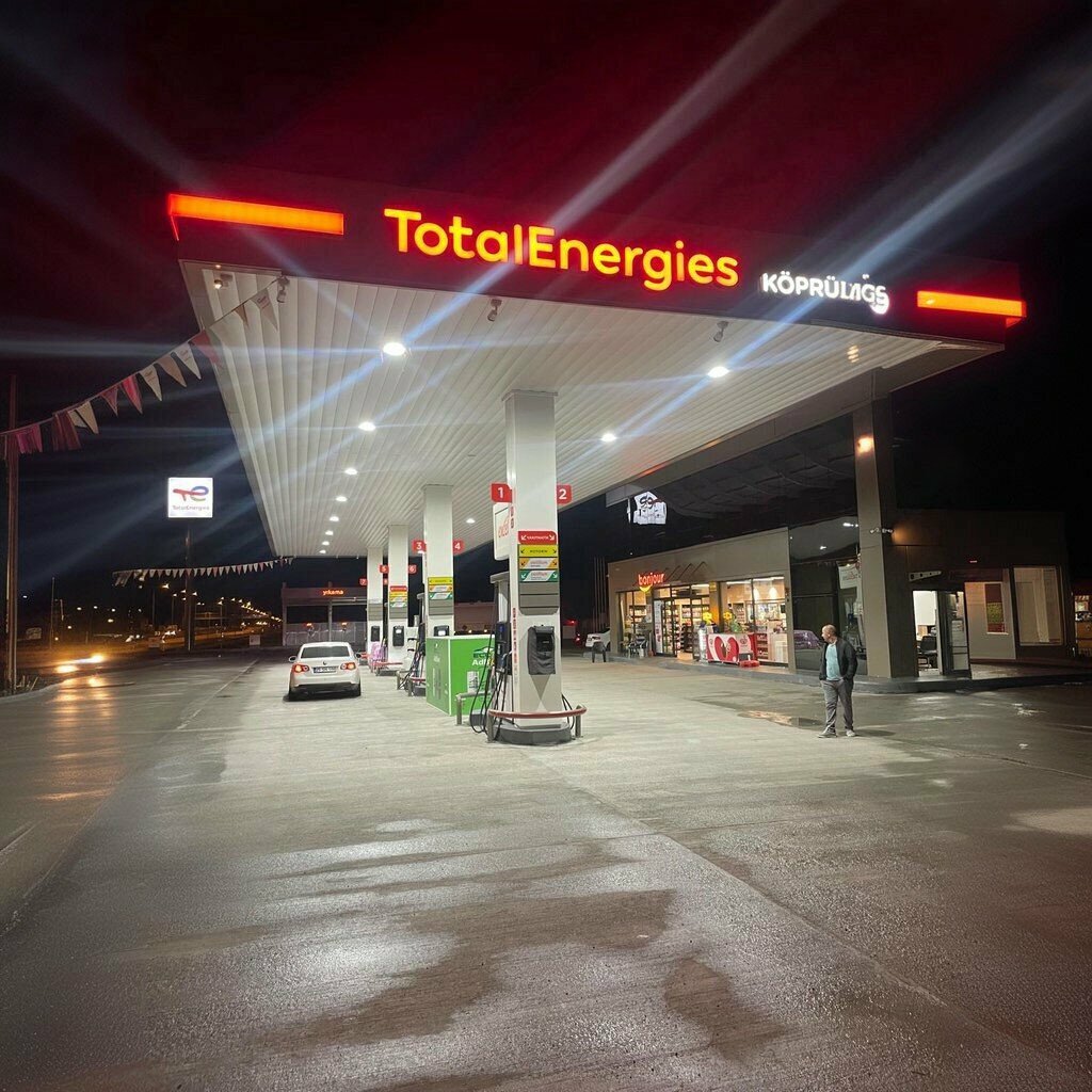Benzin istasyonu TotalEnergies, Köprüköy, foto