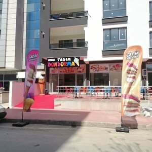 Tadim Dondurma (Manisa, Alaşehir, İstasyon Mah., Adnan Menderes Cad., 132), kafe  Alaşehir'den