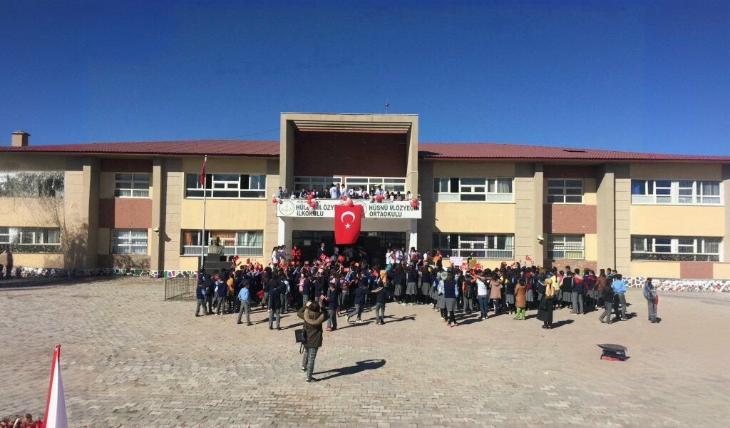 i̇lkokul Hüsnü M. Özyeğin İlkokulu, Doğubayazıt, foto