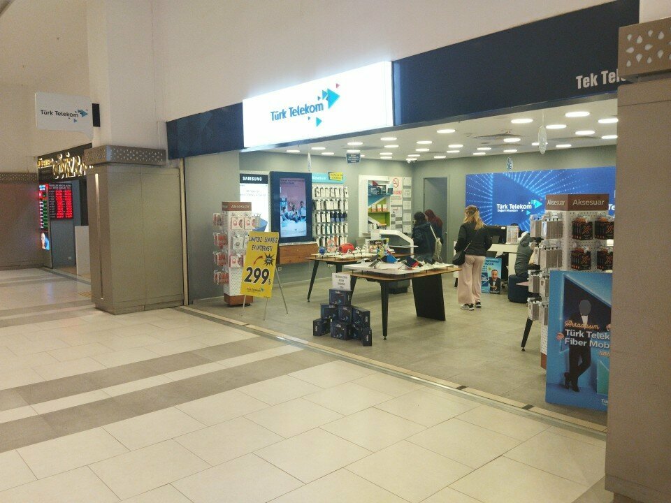 Cep telefonu ve aksesuarları satış mağazaları Türk Telekom, İstanbul, foto
