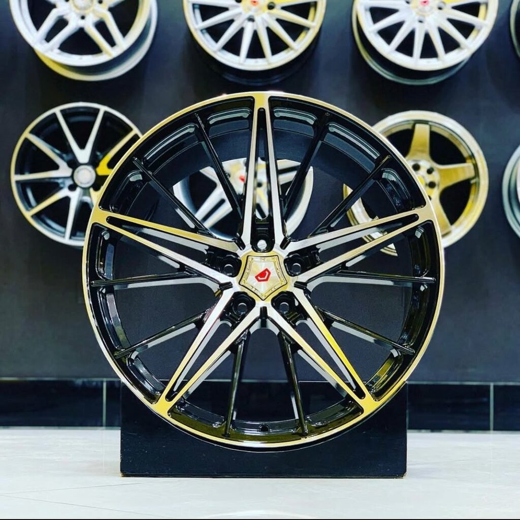 Otomobil yedek parçaları Tires and wheels, Semerkant, foto