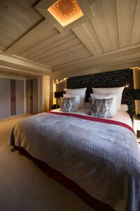 Hotel Le K2 Altitude (Auvergne-Rhône-Alpes, Savoie, Arrondissement d'Albertville, Saint-Bon-Tarentaise, Route de l'Altiport), otel  Courchevel'den