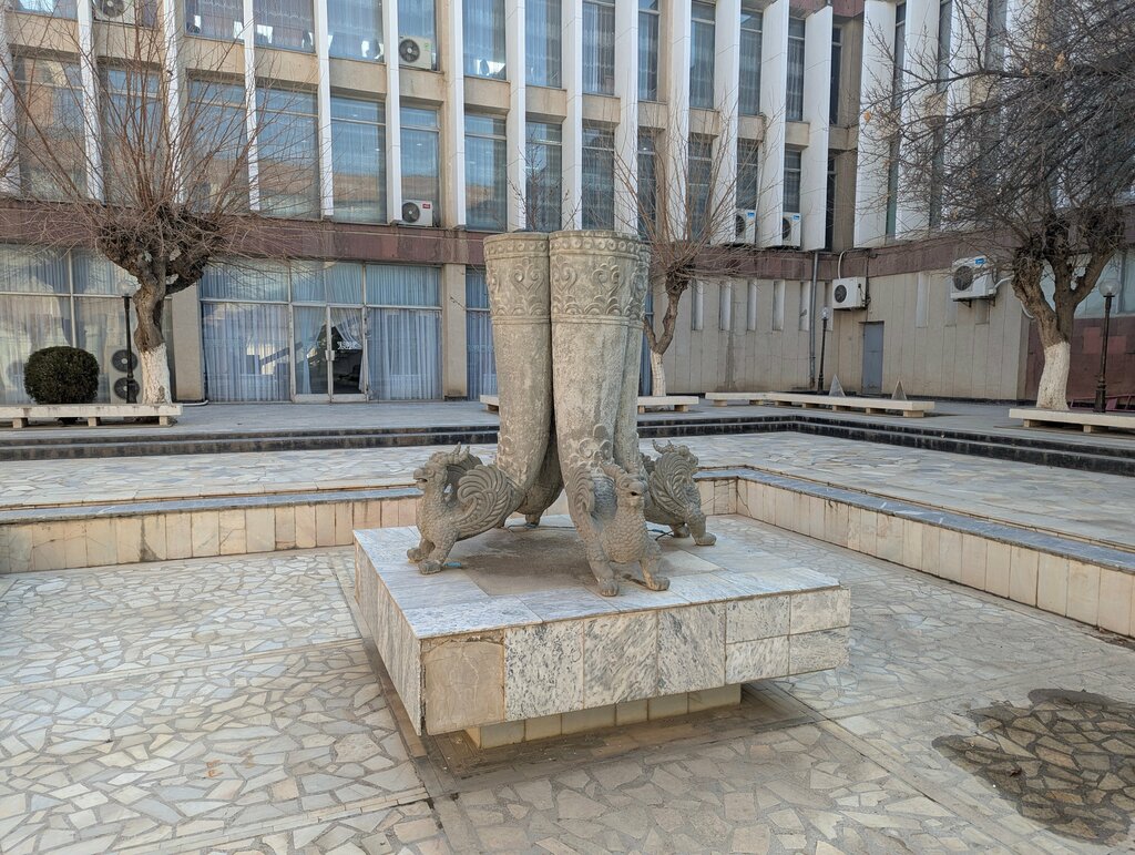 Çeşme Fountain, Nevai, foto