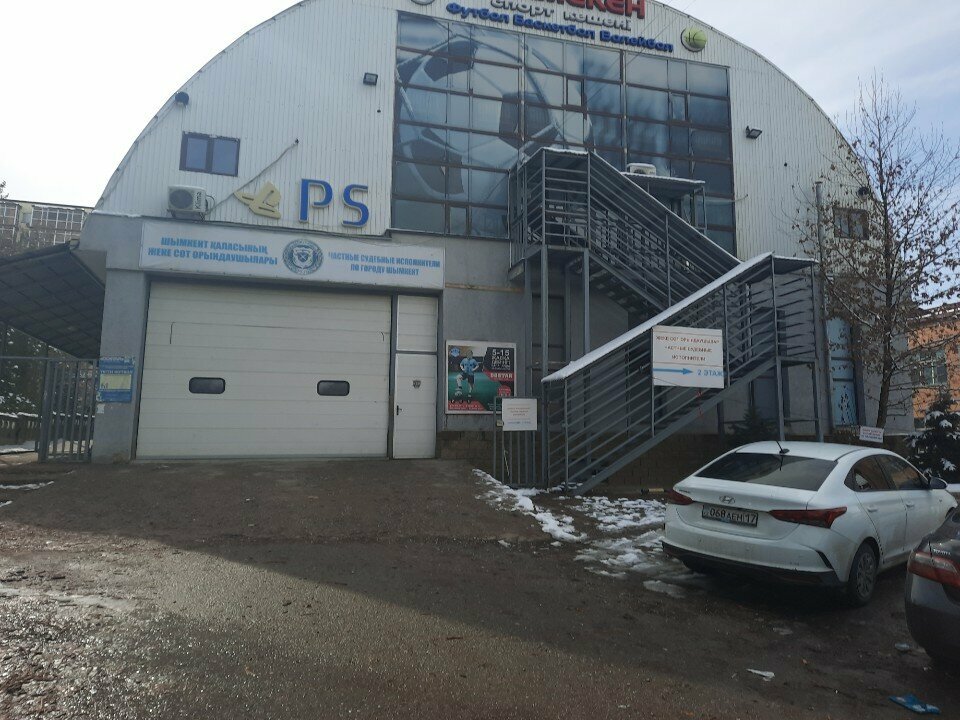 Adliye personeli Private bailiff Maulenuly Nurbol, Çimkent (Şımkent), foto