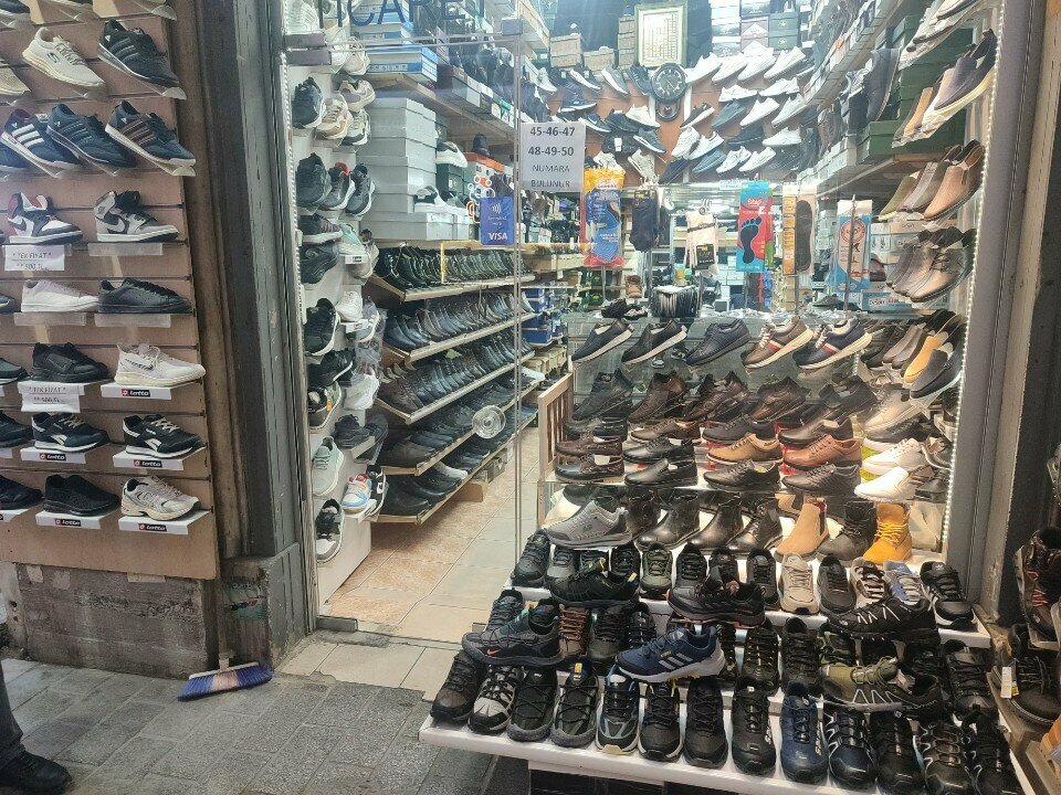 Ayakkabı mağazaları Umut Ayakkabı, İstanbul, foto