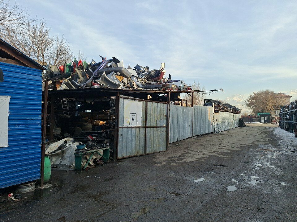 Çıkma yedek parça Auto Dismantling, Almatı, foto