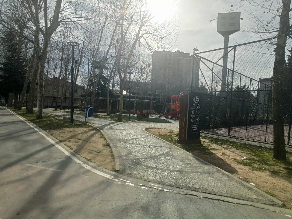 Parklar ve ormanlar Akşemsettin Parkı, İstanbul, foto