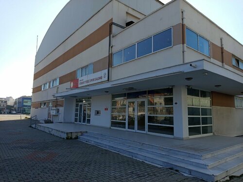 Sokak panoramaları: Serdar Yereli Kapalı Spor Salonu, spor ve jimnastik ...